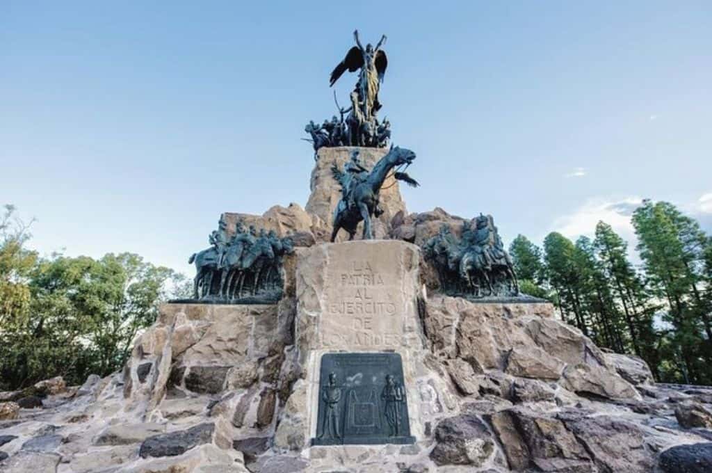 Día del Escudo Nacional: mira 3 lugares históricos para visitar en ...