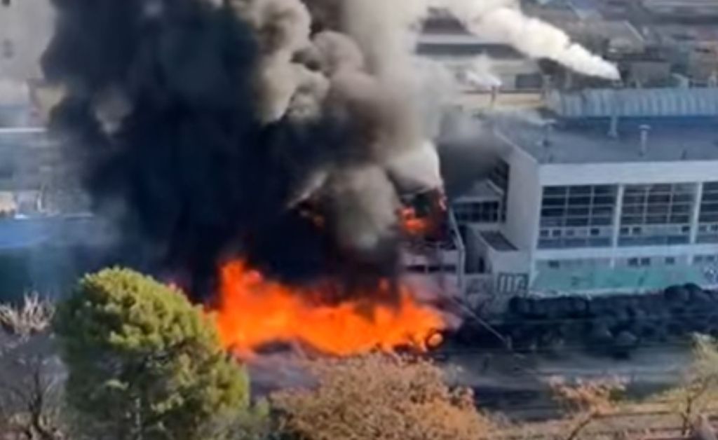 Impresionante incendio en la planta de la cervecería Quilmes – Notife