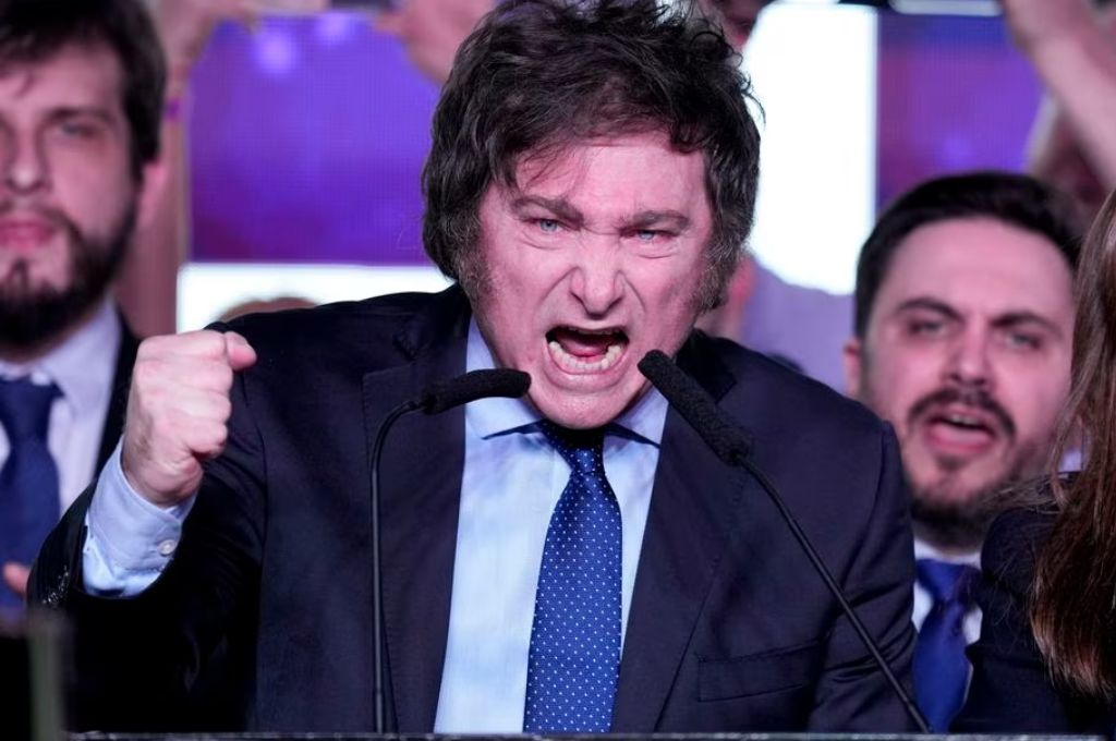 Tras el batacazo de Javier Milei, llegaron los memes más desopilantes ...