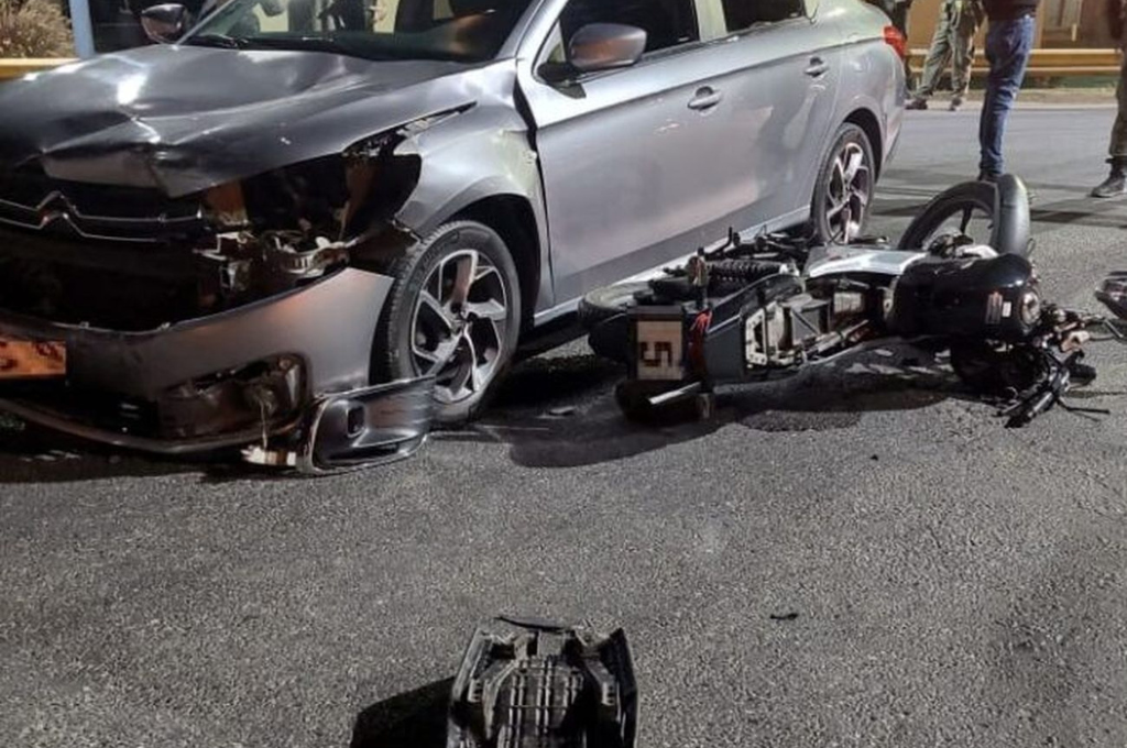 Recreo Un Fuerte Choque Entre Un Auto Y Una Moto Dejó Un Herido De