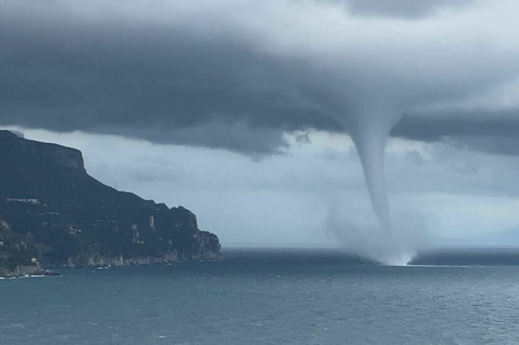 Video: una impresionante tromba marina sorprendió en la costa italiana – Notife