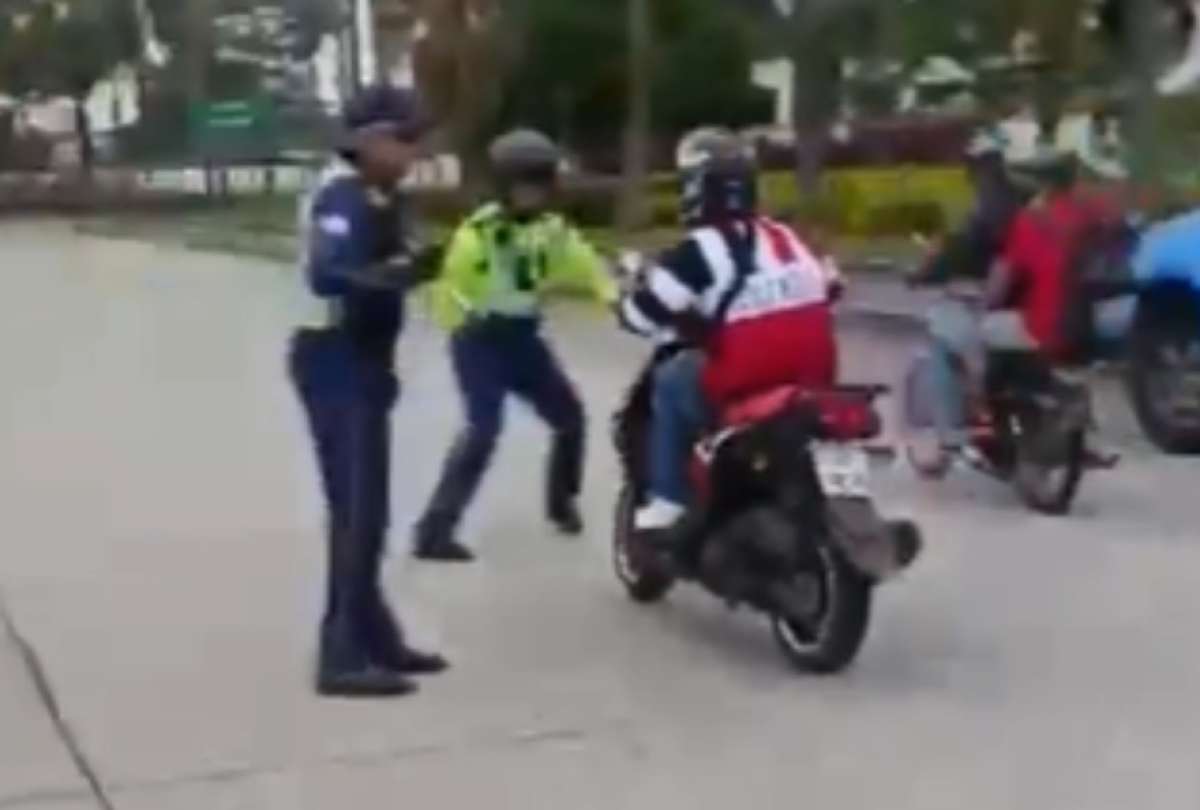 Video Un Motociclista Quiso Evadir Un Control Atropelló A Un