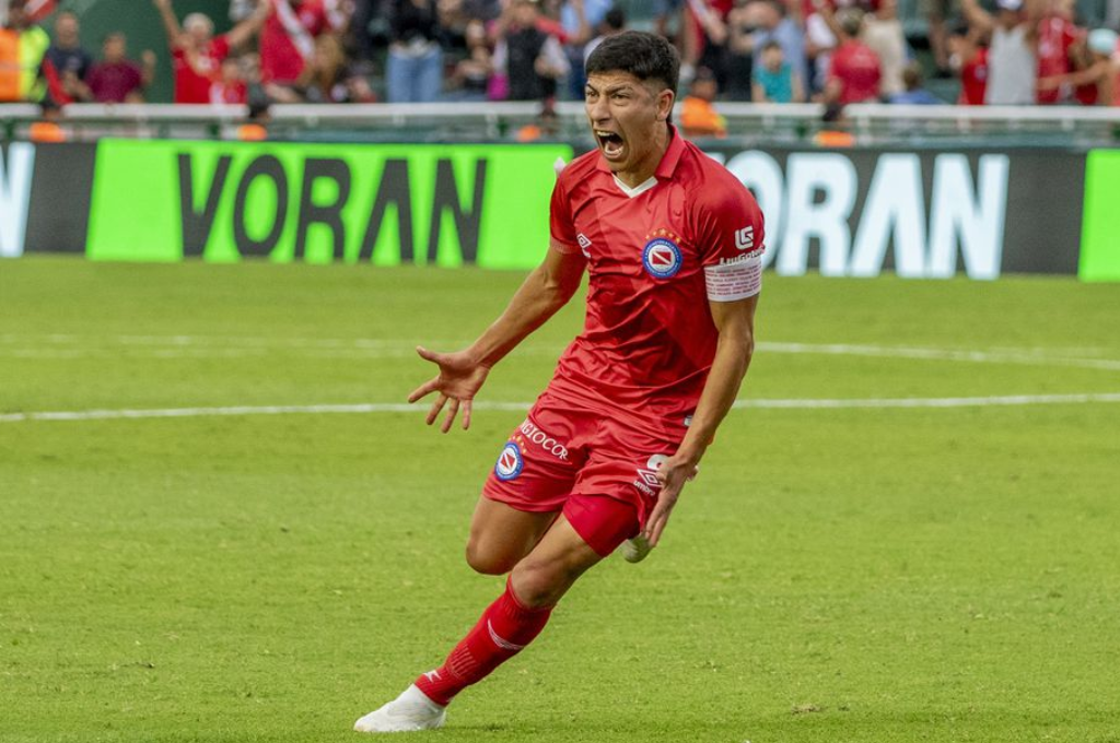 Durante un amistoso: Argentinos Juniors le puso un micrófono a su ...