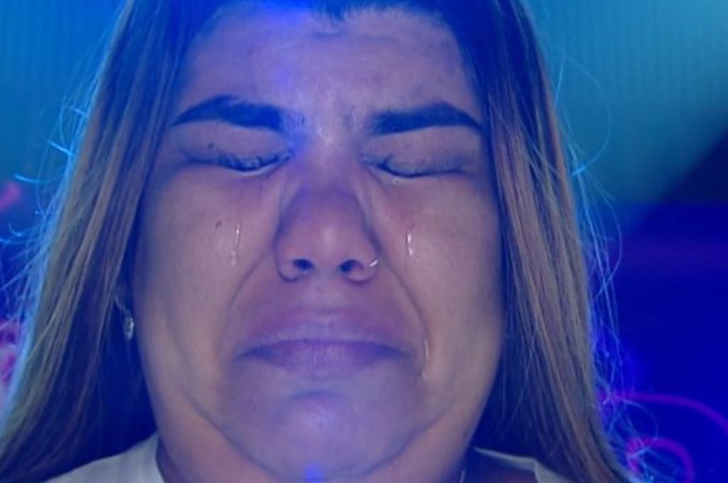 “Me voy con el corazón destruido”: el llanto de Camila Deniz tras ...