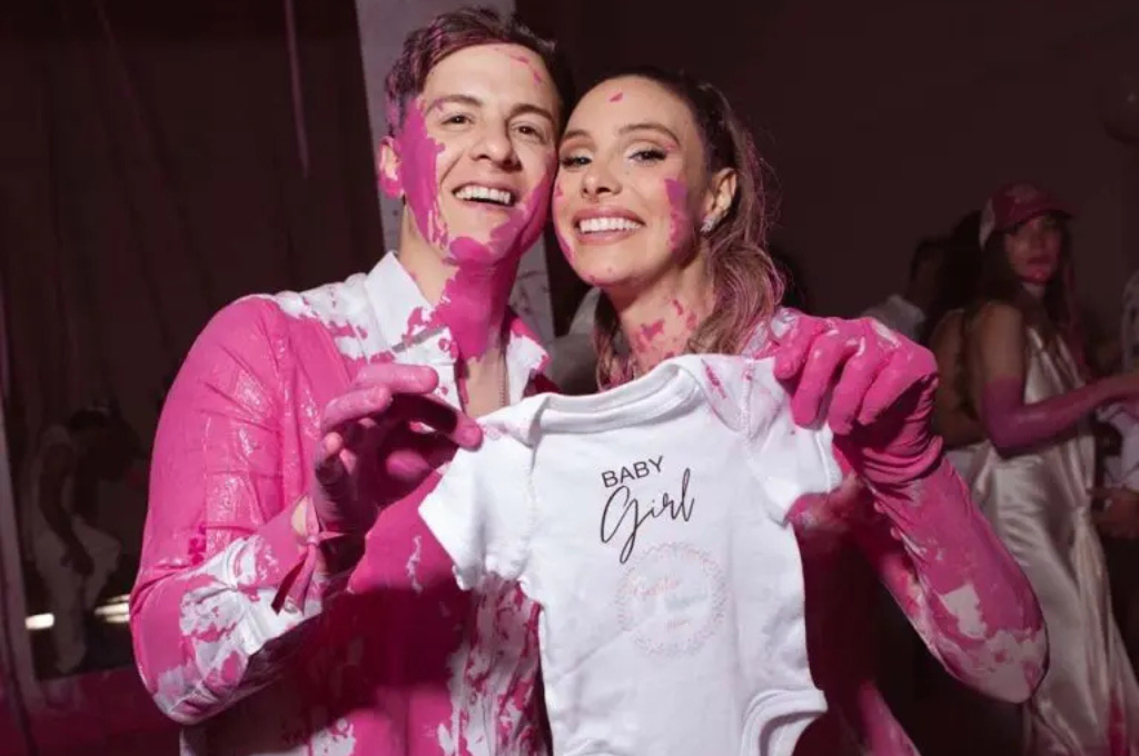 Inesperado momento: Lele Pons se cayó durante la revelación del sexo ...